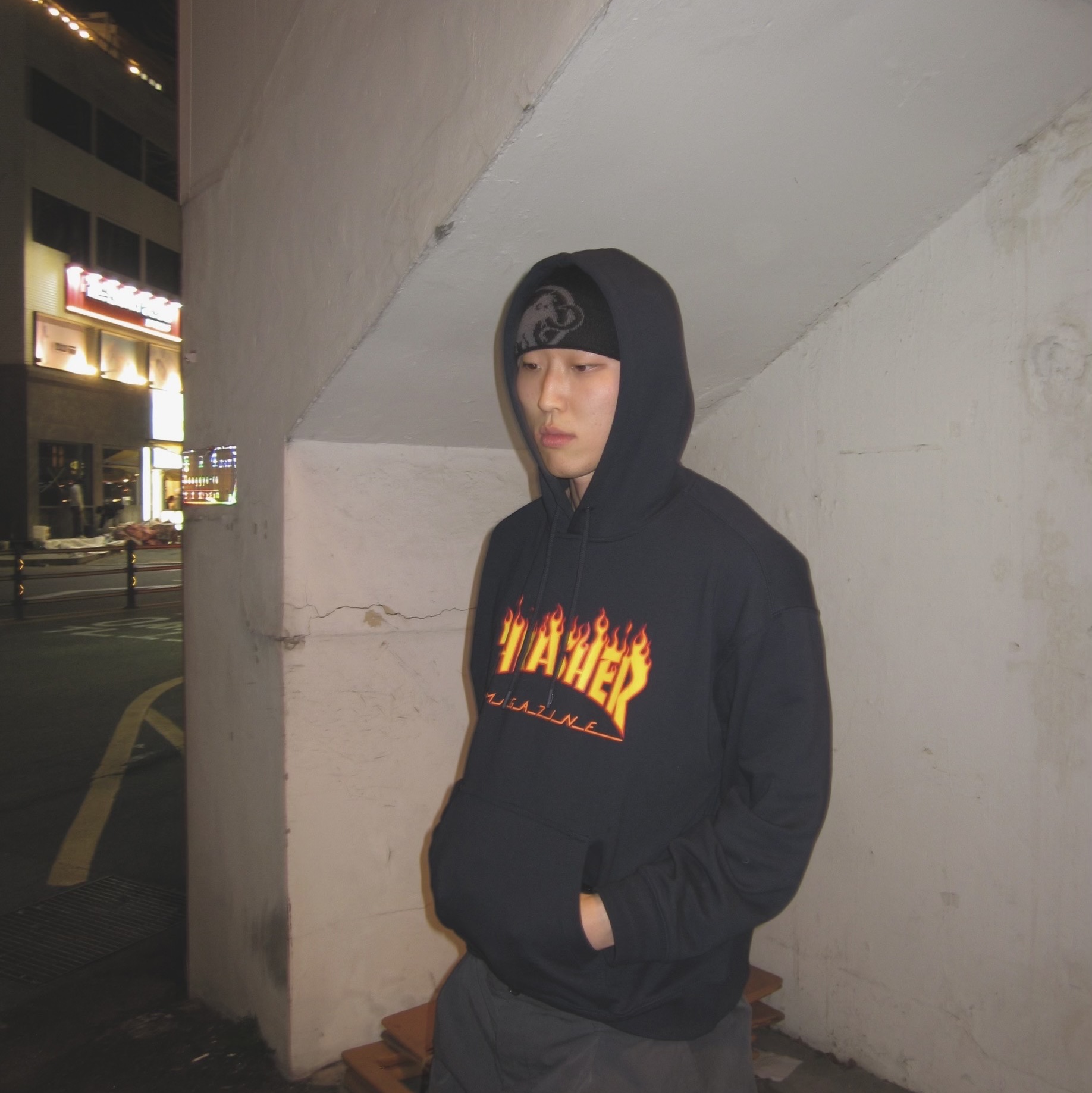 오랜만에 트래셔 후드 입고.. | KREAM