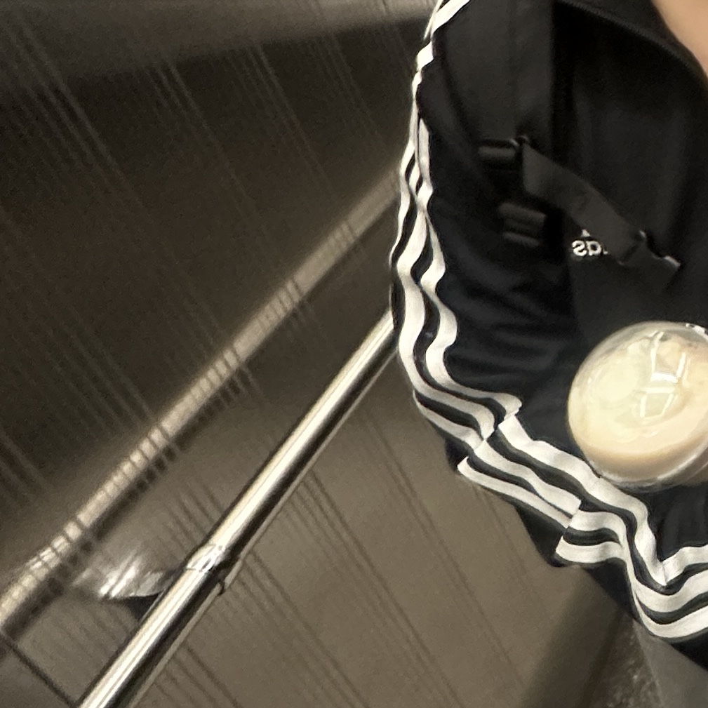 똥 (@opqr_) 님의 게시물 | KREAM