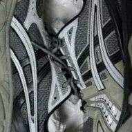 선 (@98w15h) 님의 게시물 | KREAM