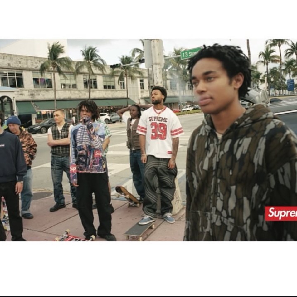 슈프림 에스로고 | KREAM