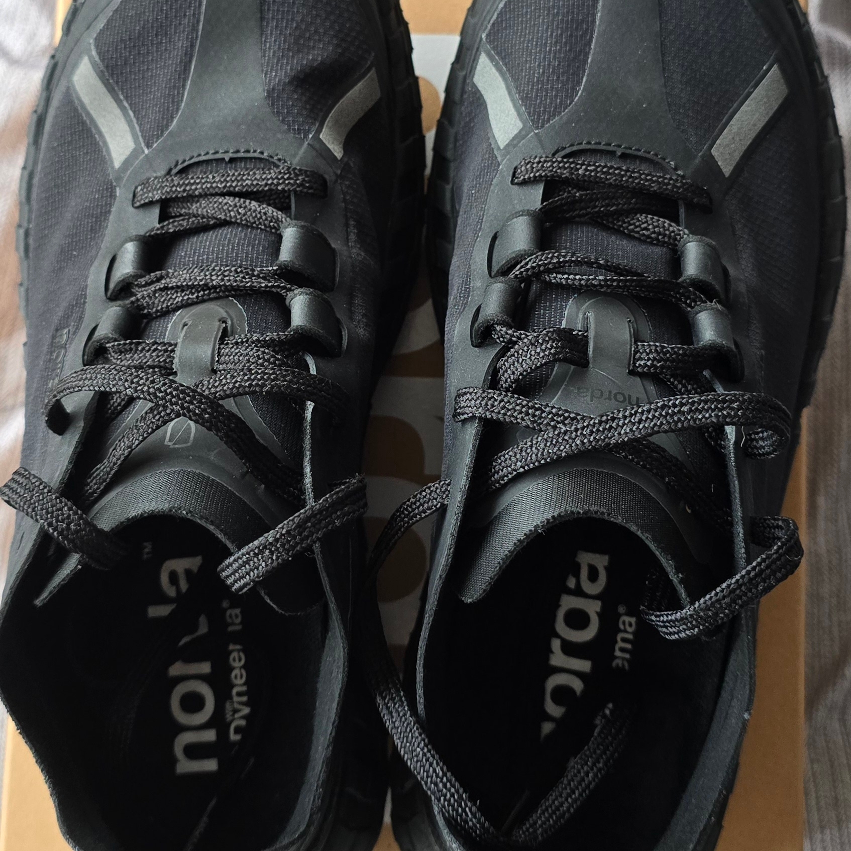 245인데 8.5W를 주문했습니다 | KREAM